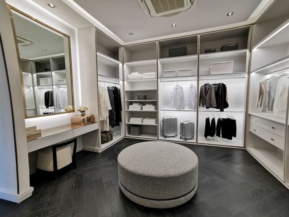 Upgrade Your Wardrobe Oasis: Luxury Custom Walk-in Closets